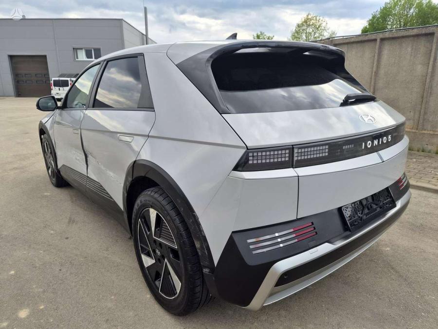 Серый Хендай Ioniq 5 2025 в Мажейкяй, объемом двигателя 0.00 л и пробегом 33 тыс. км за 23900 €, фото 5 на AUTOMOTO.COM.LV