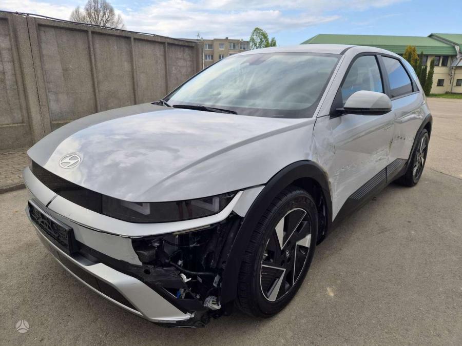 Серый Хендай Ioniq 5 2025 в Мажейкяй, объемом двигателя 0.00 л и пробегом 33 тыс. км за 23900 €, фото 7 на AUTOMOTO.COM.LV