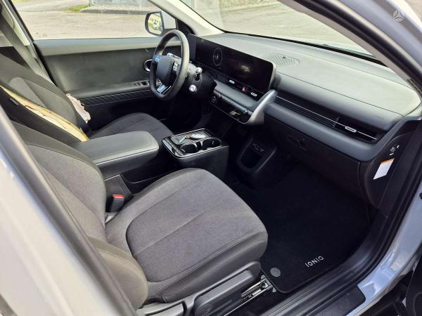 Grey Hyundai Ioniq 5 2025 in Mazeikiai, with an engine capacity of 0.00 L and mileage of 33 thousand km for 23900 €, photo 8 on AUTOMOTO.COM.LV
