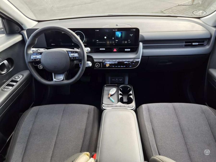 Серый Хендай Ioniq 5 2025 в Мажейкяй, объемом двигателя 0.00 л и пробегом 33 тыс. км за 23900 €, фото 10 на AUTOMOTO.COM.LV