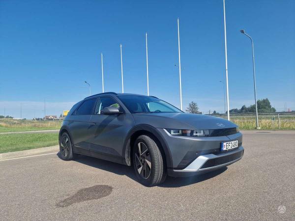 Серый Хендай Ioniq 5 2025 в Тракай, объемом двигателя 0.00 л и пробегом 4 тыс. км за 35000 €, фото 3 на AUTOMOTO.COM.LV
