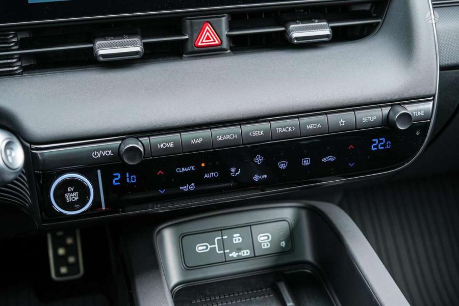 Grey Hyundai Ioniq 5 2025 in Kaunas, with an engine capacity of 0.00 L and mileage of 1 thousand km for 51950 €, photo 24 on AUTOMOTO.COM.LV