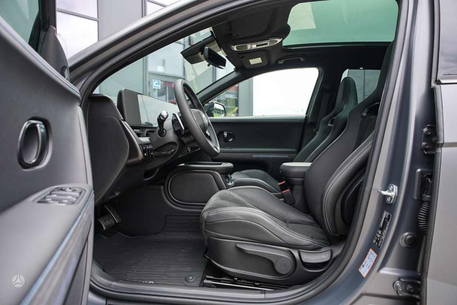 Grey Hyundai Ioniq 5 2025 in Kaunas, with an engine capacity of 0.00 L and mileage of 1 thousand km for 51950 €, photo 27 on AUTOMOTO.COM.LV