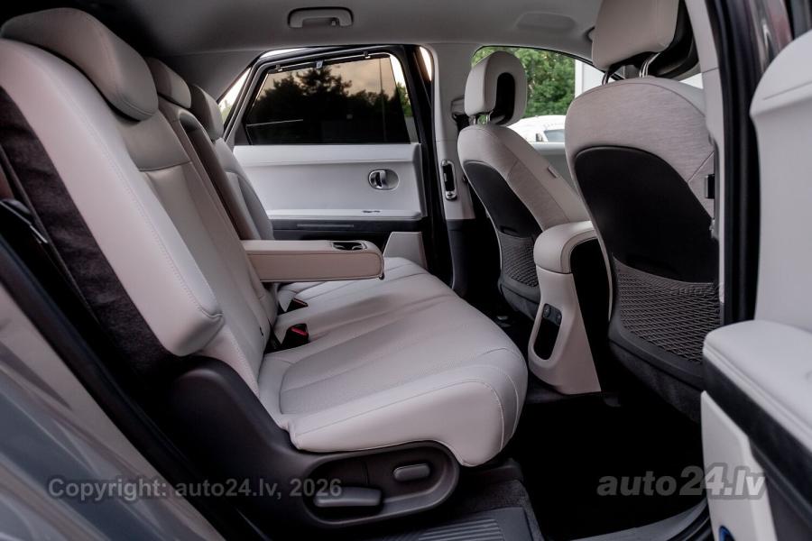 Pelēks Hyundai Ioniq 5 2021 Pērnava, ar dzinēja tilpumu 0.00 L un nobraukumu 37 tūkst. km par 33900 €, foto 21 vietnē AUTOMOTO.COM.LV