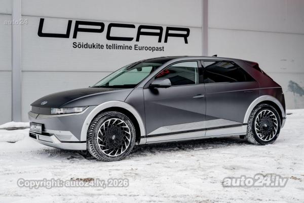 Pelēks Hyundai Ioniq 5 2022 Pērnava, ar dzinēja tilpumu 0.00 L un nobraukumu 36 tūkst. km par 32900 €, foto 3 vietnē AUTOMOTO.COM.LV