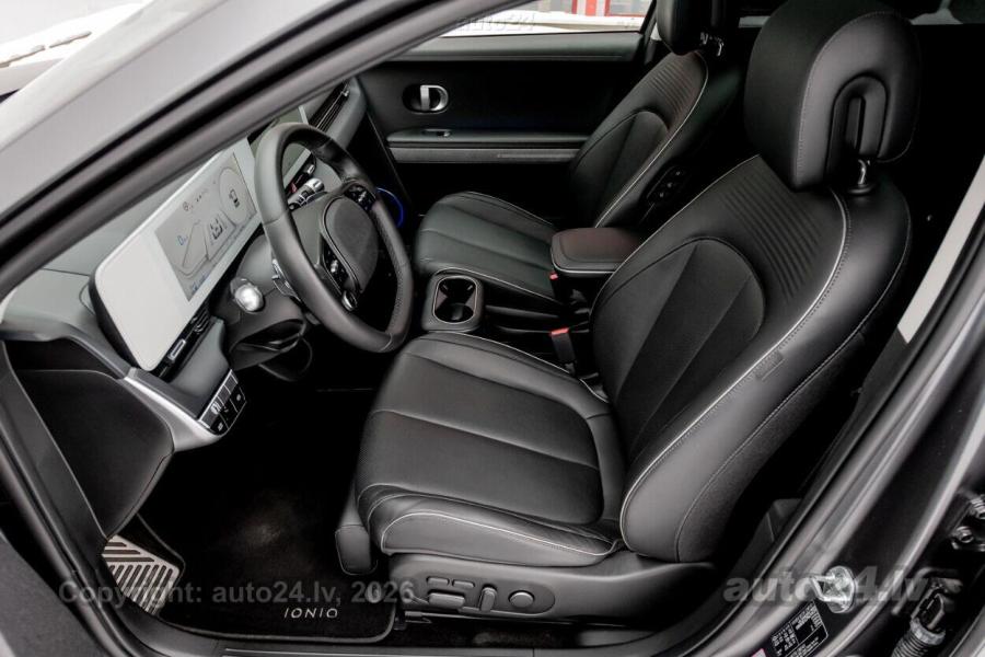 Pelēks Hyundai Ioniq 5 2022 Pērnava, ar dzinēja tilpumu 0.00 L un nobraukumu 36 tūkst. km par 32900 €, foto 13 vietnē AUTOMOTO.COM.LV