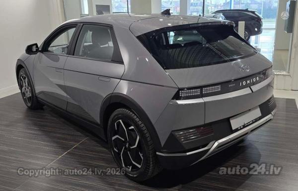 Pelēks Hyundai Ioniq 5 2022 Tallina, ar dzinēja tilpumu 0.00 L un nobraukumu 37 tūkst. km par 30900 €, foto 3 vietnē AUTOMOTO.COM.LV