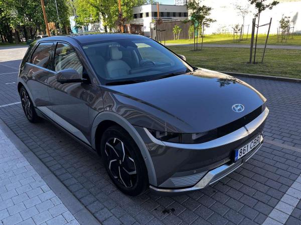 Серый Хендай Ioniq 5 2022 в Таллин, объемом двигателя 0.00 л и пробегом 85 тыс. км за 30900 €, фото 3 на AUTOMOTO.COM.LV