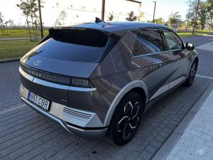 Серый Хендай Ioniq 5 2022 в Таллин, объемом двигателя 0.00 л и пробегом 85 тыс. км за 30900 €, фото 5 на AUTOMOTO.COM.LV