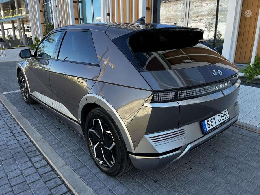 Серый Хендай Ioniq 5 2022 в Таллин, объемом двигателя 0.00 л и пробегом 85 тыс. км за 30900 €, фото 6 на AUTOMOTO.COM.LV