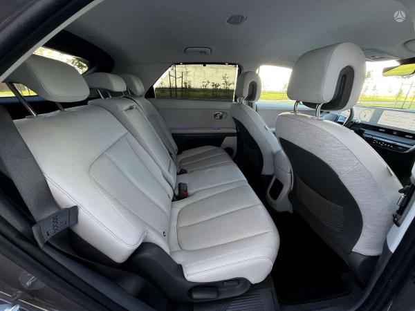 Серый Хендай Ioniq 5 2022 в Таллин, объемом двигателя 0.00 л и пробегом 85 тыс. км за 30900 €, фото 7 на AUTOMOTO.COM.LV