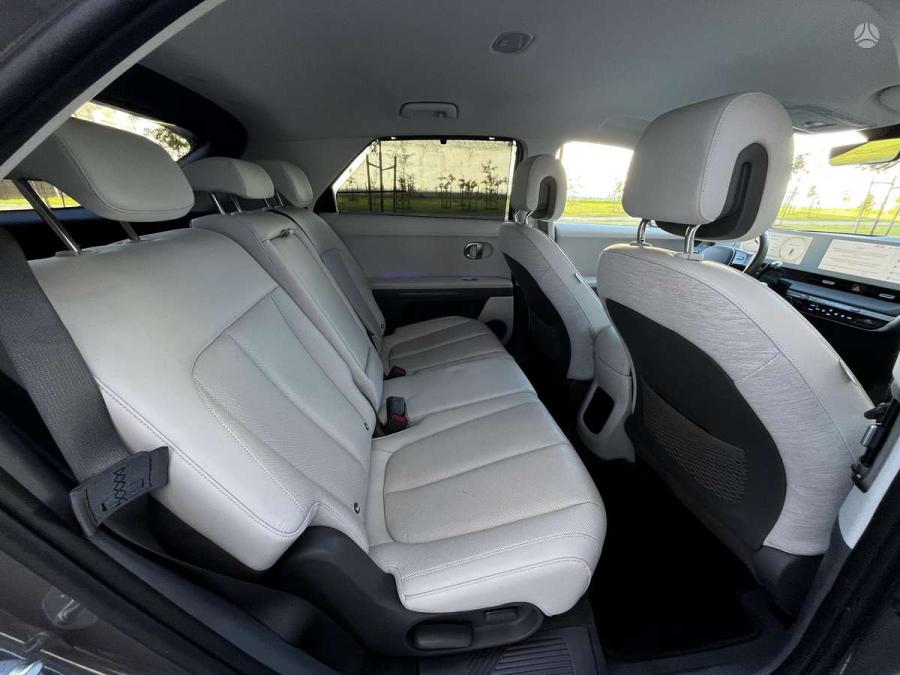 Серый Хендай Ioniq 5 2022 в Таллин, объемом двигателя 0.00 л и пробегом 85 тыс. км за 30900 €, фото 8 на AUTOMOTO.COM.LV