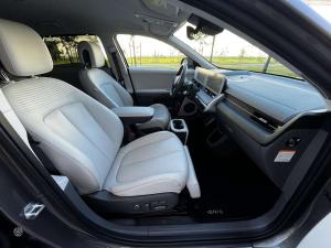 Серый Хендай Ioniq 5 2022 в Таллин, объемом двигателя 0.00 л и пробегом 85 тыс. км за 30900 €, фото 10 на AUTOMOTO.COM.LV