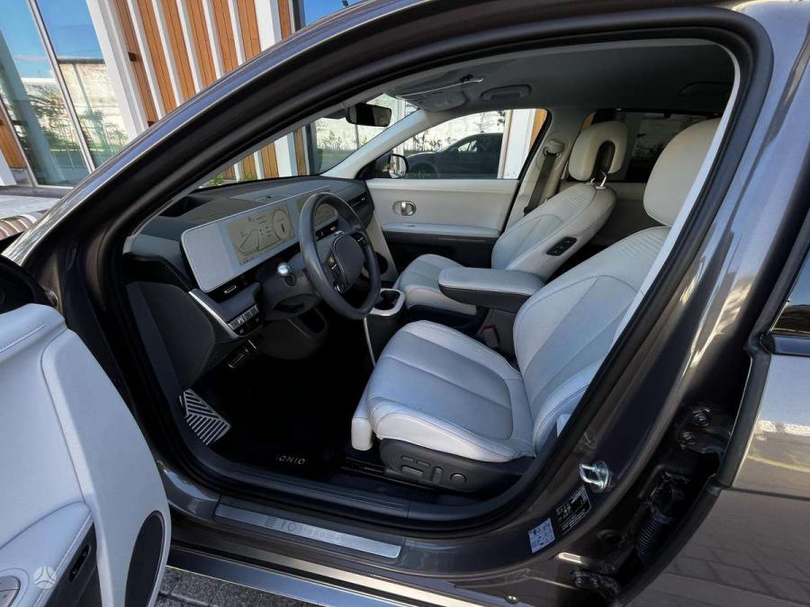 Серый Хендай Ioniq 5 2022 в Таллин, объемом двигателя 0.00 л и пробегом 85 тыс. км за 30900 €, фото 11 на AUTOMOTO.COM.LV