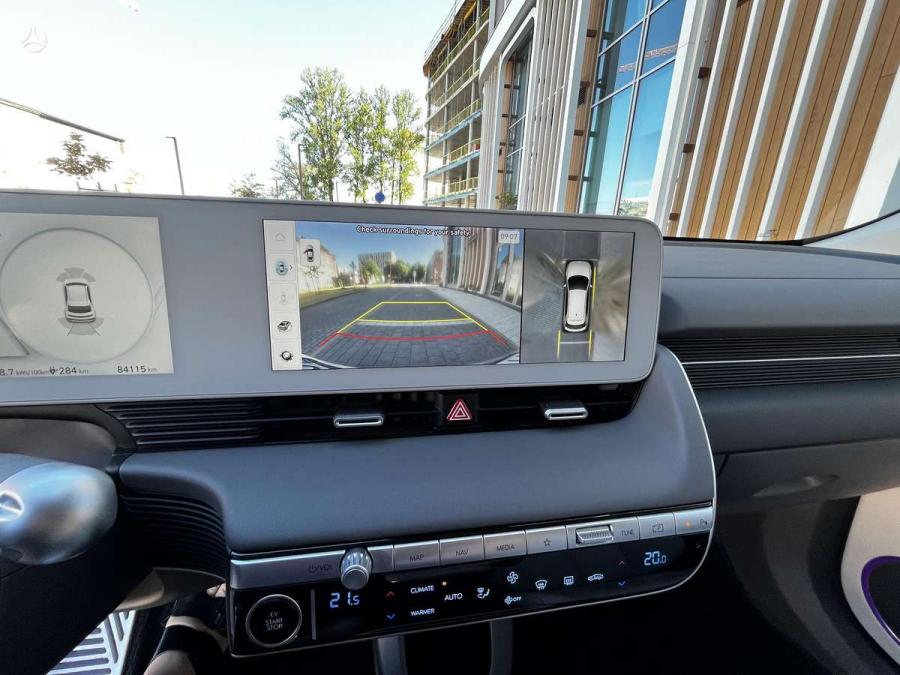 Серый Хендай Ioniq 5 2022 в Таллин, объемом двигателя 0.00 л и пробегом 85 тыс. км за 30900 €, фото 13 на AUTOMOTO.COM.LV