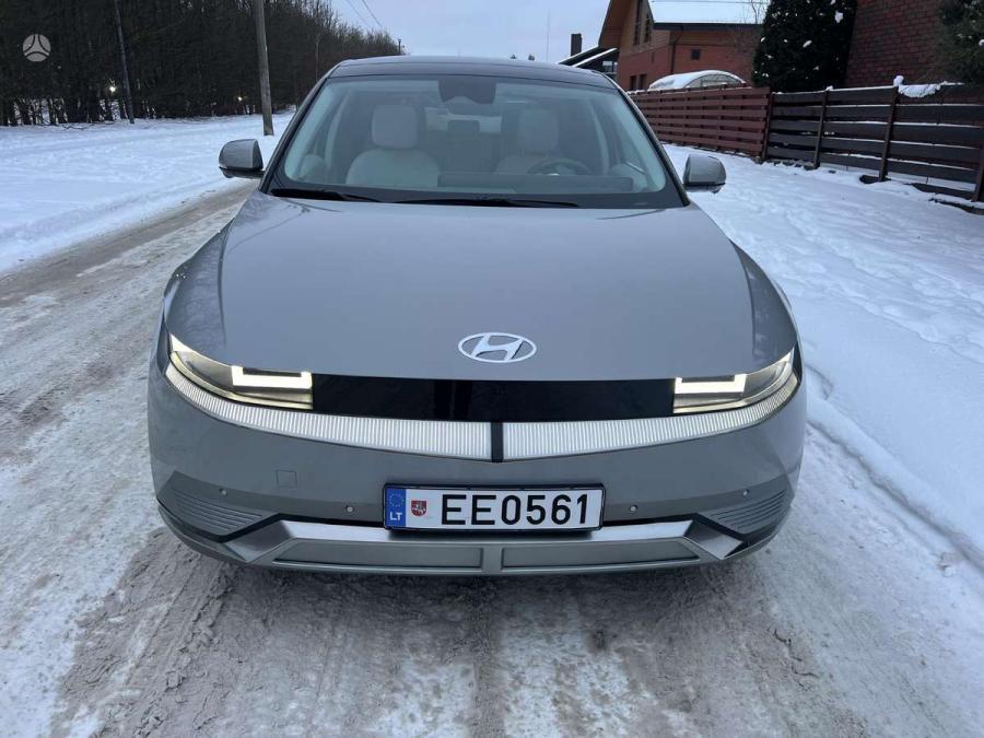 Серый Хендай Ioniq 5 2023 в Каунас, объемом двигателя 0.00 л и пробегом 23 тыс. км за 24700 €, фото 2 на AUTOMOTO.COM.LV