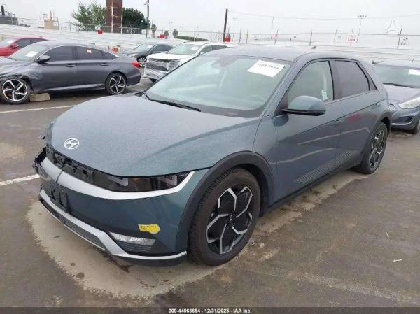 Pelēks Hyundai Ioniq 5 2021 Viļņa, ar dzinēja tilpumu 0.00 L un nobraukumu 328 tūkst. km par 13300 €, foto 1 vietnē AUTOMOTO.COM.LV