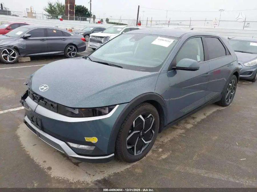 Pelēks Hyundai Ioniq 5 2021 Viļņa, ar dzinēja tilpumu 0.00 L un nobraukumu 328 tūkst. km par 13300 €, foto 1 vietnē AUTOMOTO.COM.LV
