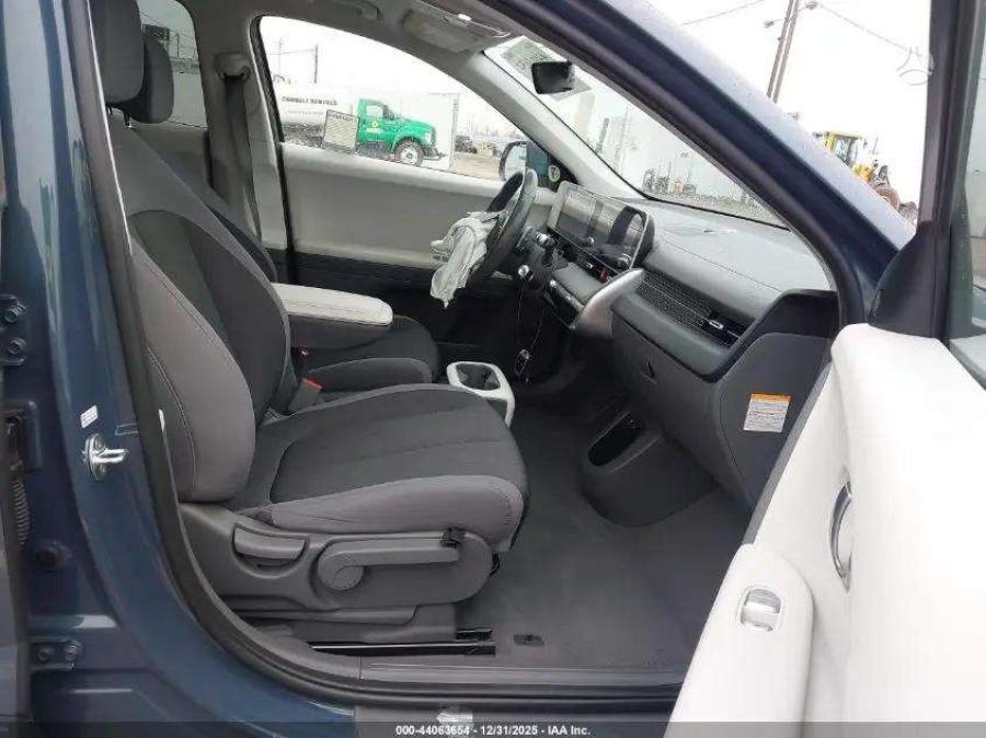 Pelēks Hyundai Ioniq 5 2021 Viļņa, ar dzinēja tilpumu 0.00 L un nobraukumu 328 tūkst. km par 13300 €, foto 6 vietnē AUTOMOTO.COM.LV