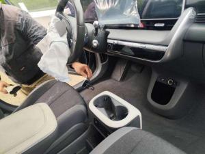 Pelēks Hyundai Ioniq 5 2021 Viļņa, ar dzinēja tilpumu 0.00 L un nobraukumu 328 tūkst. km par 13300 €, foto 18 vietnē AUTOMOTO.COM.LV