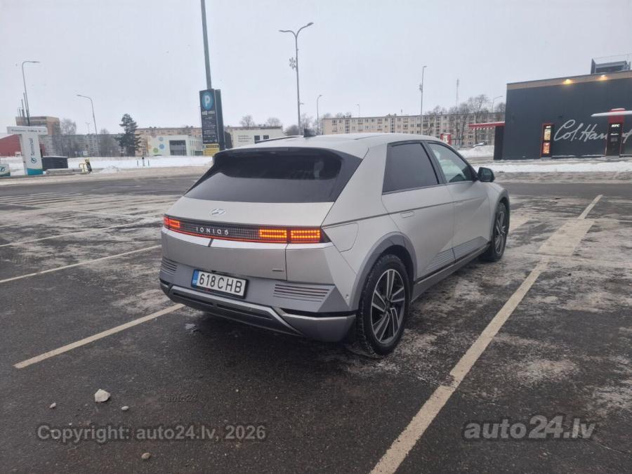 Pelēks Hyundai Ioniq 5 2022 Jehvi, ar dzinēja tilpumu 0.00 L un nobraukumu 49 tūkst. km par 38000 €, foto 5 vietnē AUTOMOTO.COM.LV