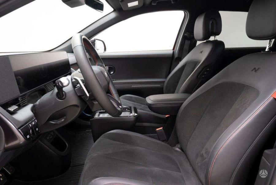 Sarkans Hyundai Ioniq 5 2025 Viļņa, ar dzinēja tilpumu 0.00 L un nobraukumu 24 tūkst. km par 44950 €, foto 9 vietnē AUTOMOTO.COM.LV