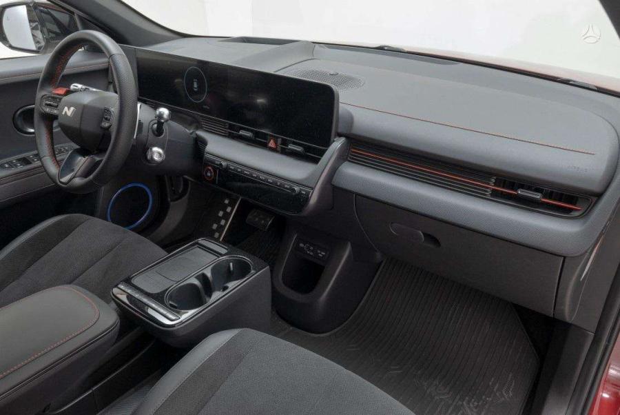 Sarkans Hyundai Ioniq 5 2025 Viļņa, ar dzinēja tilpumu 0.00 L un nobraukumu 24 tūkst. km par 44950 €, foto 13 vietnē AUTOMOTO.COM.LV