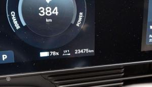 Sarkans Hyundai Ioniq 5 2025 Viļņa, ar dzinēja tilpumu 0.00 L un nobraukumu 24 tūkst. km par 44950 €, foto 24 vietnē AUTOMOTO.COM.LV
