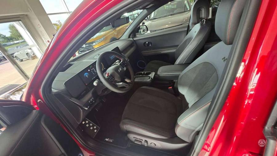 Sarkans Hyundai Ioniq 5 2026 Kauņa, ar dzinēja tilpumu 0.00 L un nobraukumu 0 tūkst. km par 59999 €, foto 19 vietnē AUTOMOTO.COM.LV