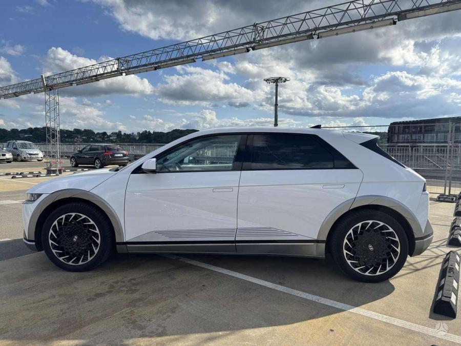 Белый Хендай Ioniq 5 2021 в Каунас, объемом двигателя 0.00 л и пробегом 77 тыс. км за 26200 €, фото 6 на AUTOMOTO.COM.LV