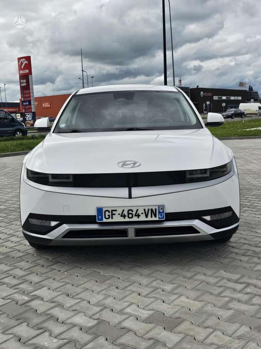 Balts Hyundai Ioniq 5 2022 Tauragė, ar dzinēja tilpumu 0.00 L un nobraukumu 300 tūkst. km par 15000 €, foto 3 vietnē AUTOMOTO.COM.LV