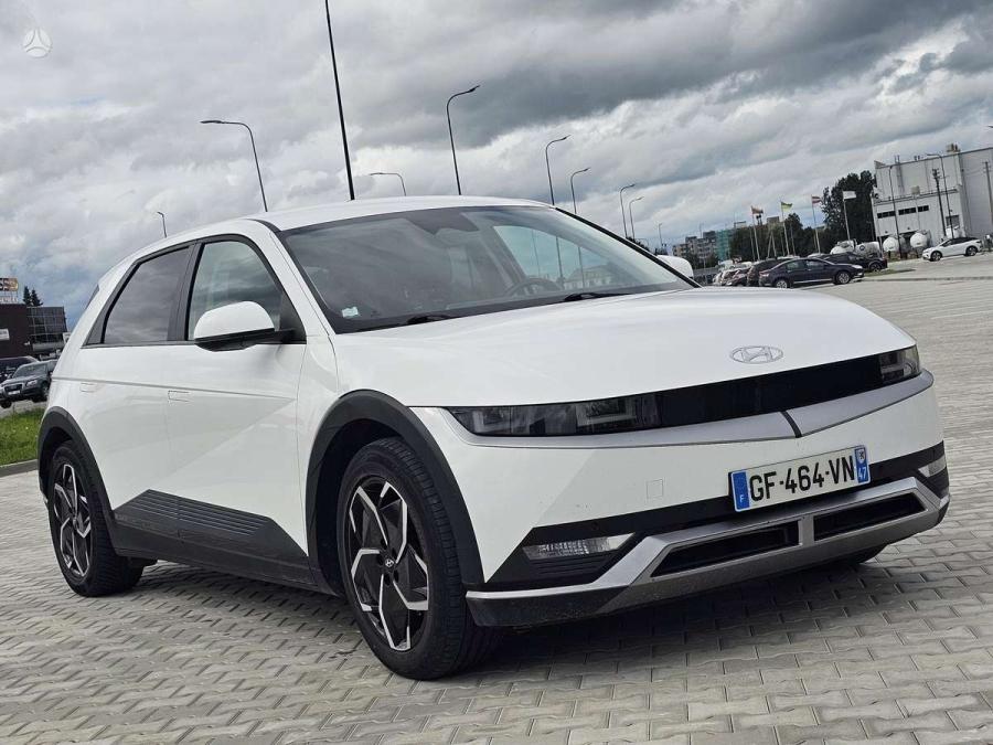 Balts Hyundai Ioniq 5 2022 Tauragė, ar dzinēja tilpumu 0.00 L un nobraukumu 300 tūkst. km par 15000 €, foto 4 vietnē AUTOMOTO.COM.LV