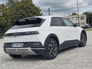 Balts Hyundai Ioniq 5 2022 Tauragė, ar dzinēja tilpumu 0.00 L un nobraukumu 300 tūkst. km par 15000 €, foto 6 vietnē AUTOMOTO.COM.LV