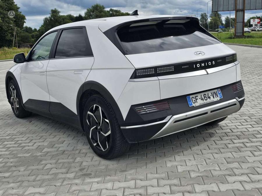 Balts Hyundai Ioniq 5 2022 Tauragė, ar dzinēja tilpumu 0.00 L un nobraukumu 300 tūkst. km par 15000 €, foto 8 vietnē AUTOMOTO.COM.LV