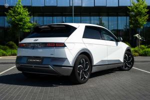 Белый Хендай Ioniq 5 2023 в Вильнюс, объемом двигателя 0.00 л и пробегом 53 тыс. км за 32000 €, фото 5 на AUTOMOTO.COM.LV