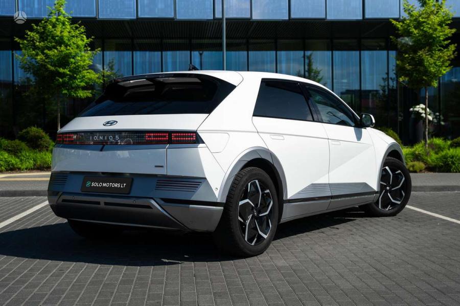 Белый Хендай Ioniq 5 2023 в Вильнюс, объемом двигателя 0.00 л и пробегом 53 тыс. км за 32000 €, фото 5 на AUTOMOTO.COM.LV