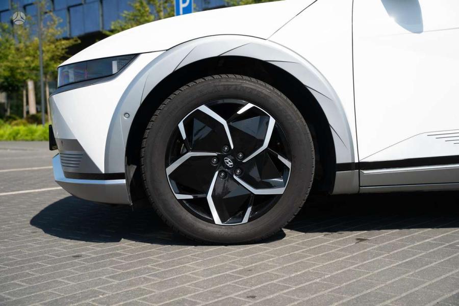 Белый Хендай Ioniq 5 2023 в Вильнюс, объемом двигателя 0.00 л и пробегом 53 тыс. км за 32000 €, фото 8 на AUTOMOTO.COM.LV