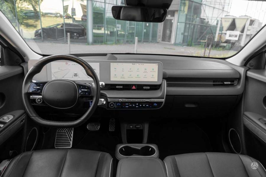 Белый Хендай Ioniq 5 2023 в Вильнюс, объемом двигателя 0.00 л и пробегом 53 тыс. км за 32000 €, фото 14 на AUTOMOTO.COM.LV