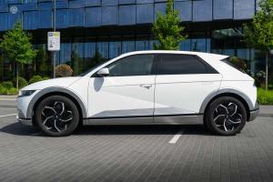 Белый Хендай Ioniq 5 2024 в Вильнюс, объемом двигателя 0.00 л и пробегом 33 тыс. км за 37990 €, фото 4 на AUTOMOTO.COM.LV