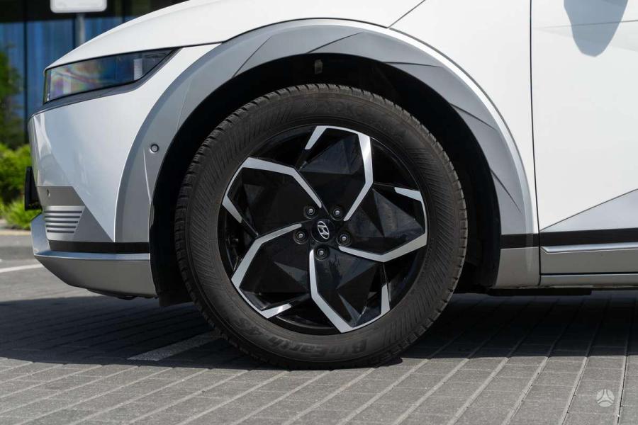 Белый Хендай Ioniq 5 2024 в Вильнюс, объемом двигателя 0.00 л и пробегом 33 тыс. км за 37990 €, фото 5 на AUTOMOTO.COM.LV
