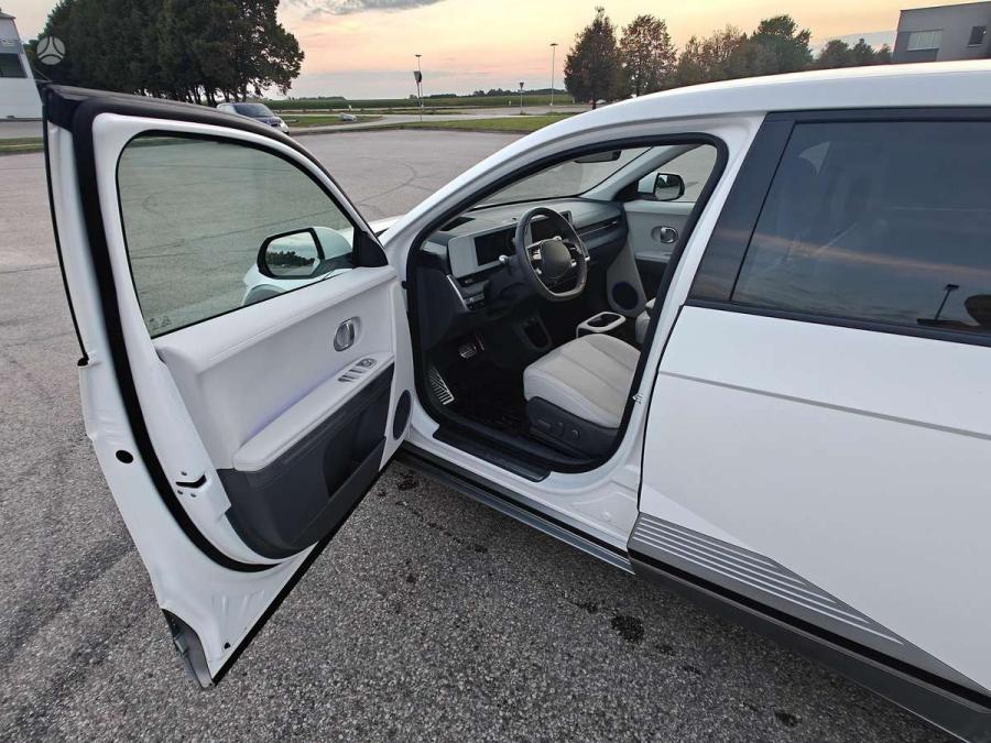 Белый Хендай Ioniq 5 2024 в Каунас, объемом двигателя 0.00 л и пробегом 44 тыс. км за 38500 €, фото 7 на AUTOMOTO.COM.LV
