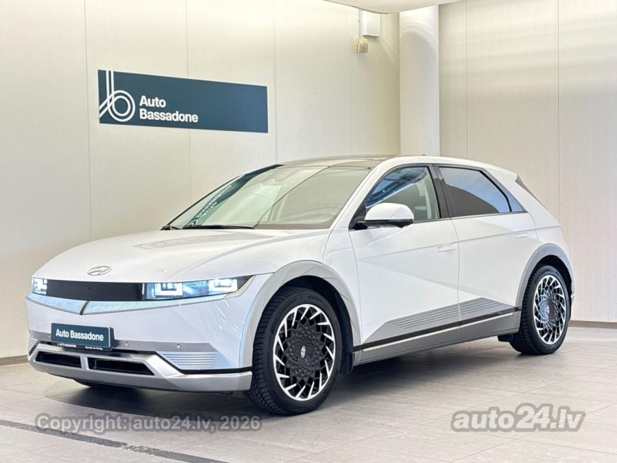 Balts Hyundai Ioniq 5 2023 Tallina, ar dzinēja tilpumu 0.00 L un nobraukumu 43 tūkst. km par 37900 €, foto 1 vietnē AUTOMOTO.COM.LV