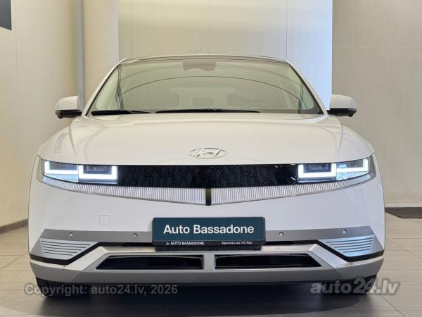 Белый Хендай Ioniq 5 2023 в Таллин, объемом двигателя 0.00 л и пробегом 43 тыс. км за 37900 €, фото 2 на AUTOMOTO.COM.LV
