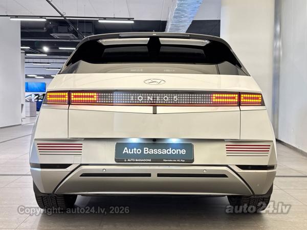 Белый Хендай Ioniq 5 2023 в Таллин, объемом двигателя 0.00 л и пробегом 43 тыс. км за 37900 €, фото 3 на AUTOMOTO.COM.LV