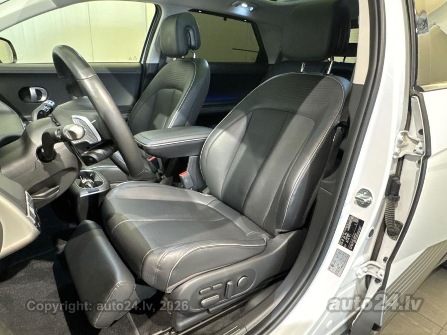 Balts Hyundai Ioniq 5 2023 Tallina, ar dzinēja tilpumu 0.00 L un nobraukumu 43 tūkst. km par 37900 €, foto 12 vietnē AUTOMOTO.COM.LV