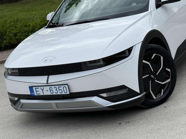 Balts Hyundai Ioniq 5 2023 Jūrmala, ar dzinēja tilpumu 0.00 L un nobraukumu 35 tūkst. km par 29950 €, foto 2 vietnē AUTOMOTO.COM.LV