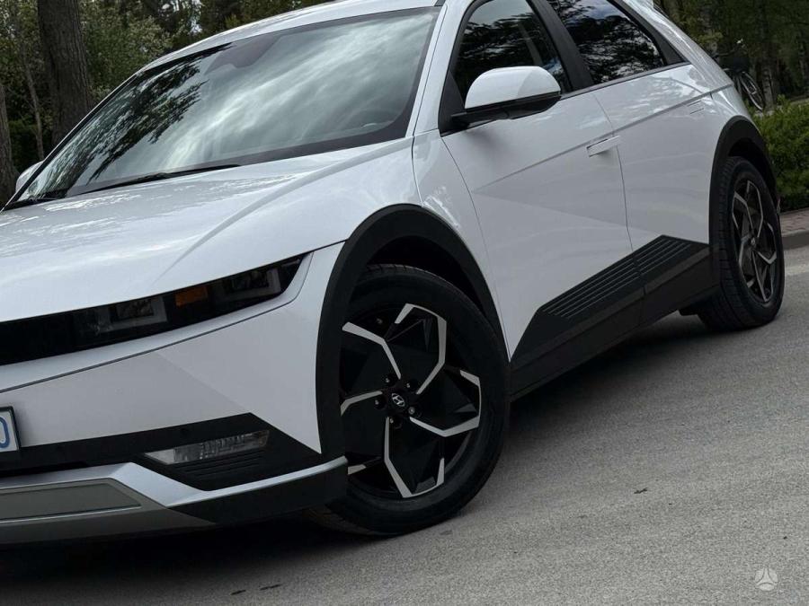 Balts Hyundai Ioniq 5 2023 Jūrmala, ar dzinēja tilpumu 0.00 L un nobraukumu 35 tūkst. km par 29950 €, foto 4 vietnē AUTOMOTO.COM.LV