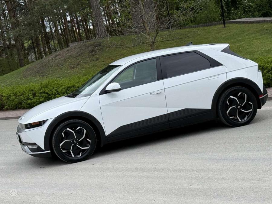 Balts Hyundai Ioniq 5 2023 Jūrmala, ar dzinēja tilpumu 0.00 L un nobraukumu 35 tūkst. km par 29950 €, foto 6 vietnē AUTOMOTO.COM.LV