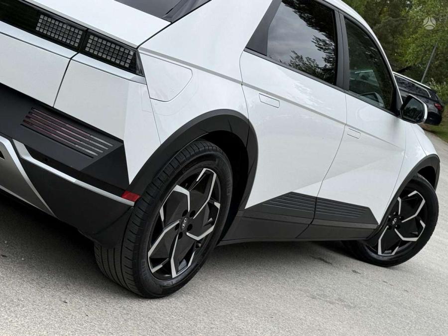 Balts Hyundai Ioniq 5 2023 Jūrmala, ar dzinēja tilpumu 0.00 L un nobraukumu 35 tūkst. km par 29950 €, foto 18 vietnē AUTOMOTO.COM.LV