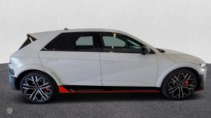 White Hyundai Ioniq 5 2024 in Vilnius, with an engine capacity of 0.00 L and mileage of 20 thousand km for 49900 €, photo 7 on AUTOMOTO.COM.LV